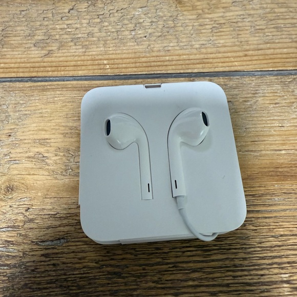 Apple | Headphones | Apple White Wired Earbuds | Poshmark